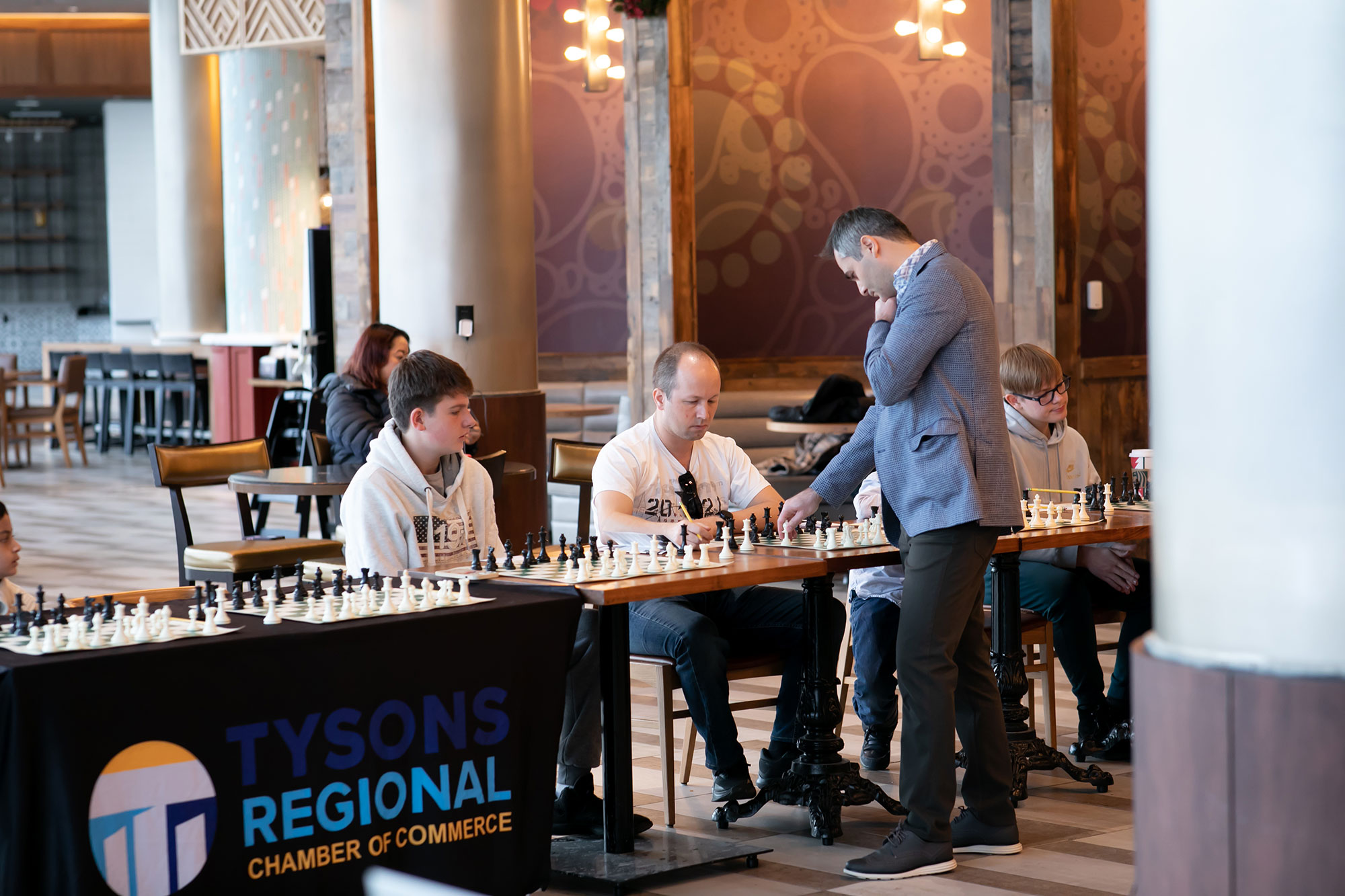 Chess Simul at Tysons Galleria Mall 2022. – GMChessPrep